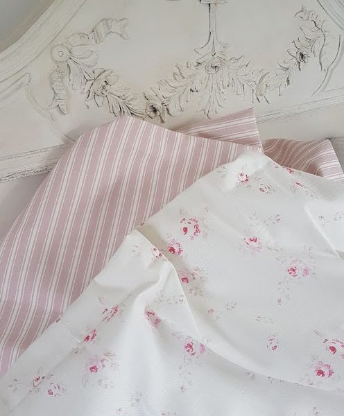 French Faded Roses Linen Fabric – Rose and Foxgloves