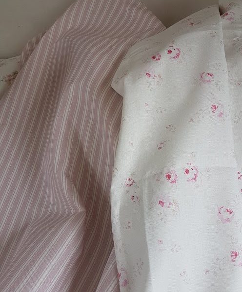 French Faded Roses Linen Fabric – Rose and Foxgloves