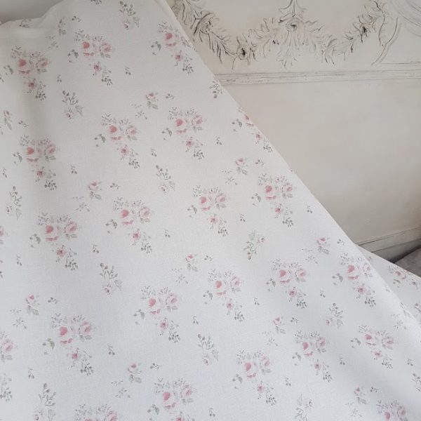 Faded Country Roses on Ivory Linen – Rose and Foxgloves