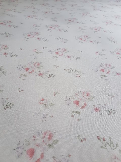 Faded Country Roses on Ivory Linen – Rose and Foxgloves