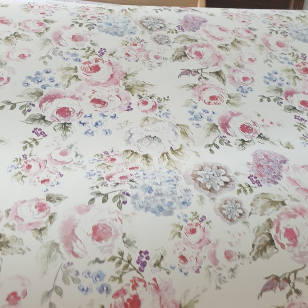 Cabbage Roses Vintage Floral Wallpaper – Rose and Foxgloves